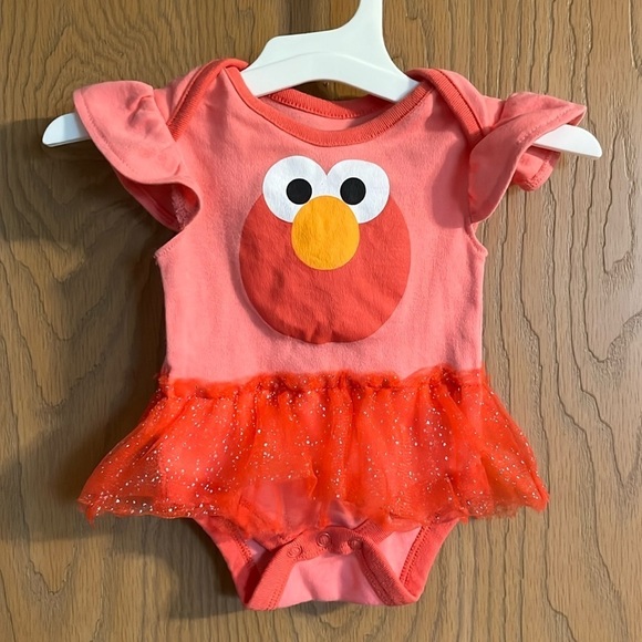 Sesame Street | One Pieces | Isaac Mizrahi Loves Sesame Street Short ...
